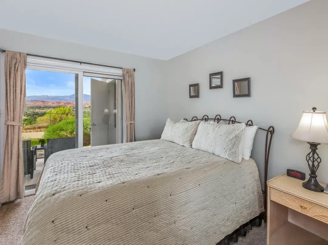 Mountain Views And Outdoor Pools - Relaxing Oasis At Sunrise Palms - St. George, UT