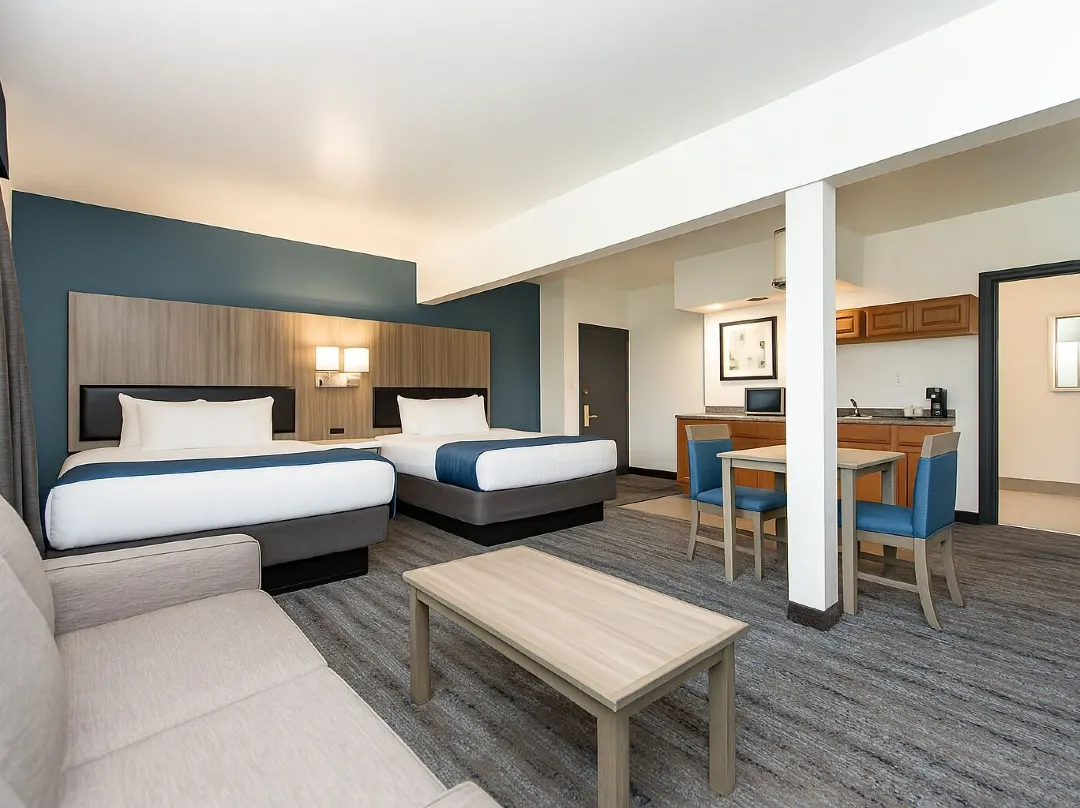 Oyster Bay Inn & Suites - Bremerton, WA