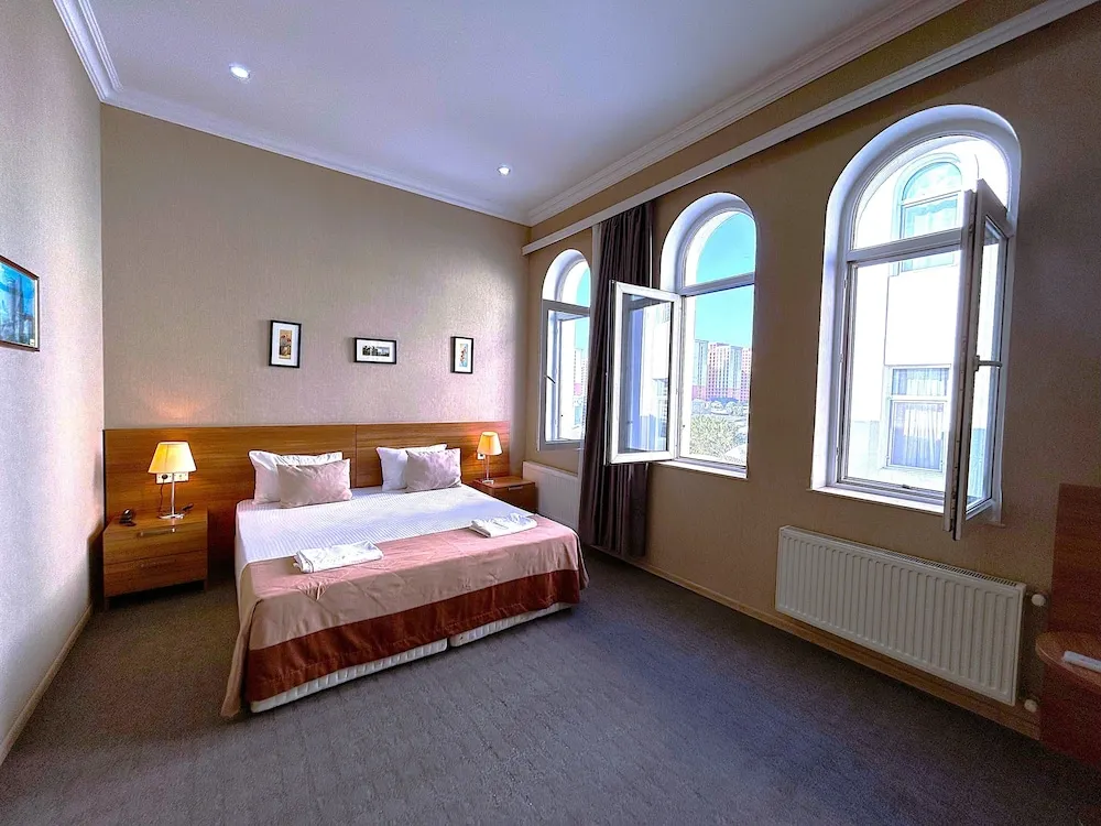 The Family Hotel - Baku
