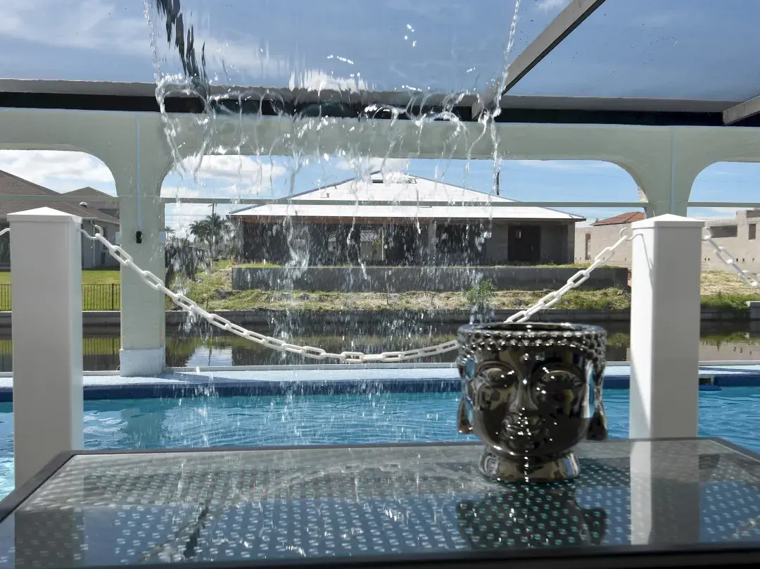 Golden Globe - Luxury On The Canal With Pool/spa - Cape Coral, FL
