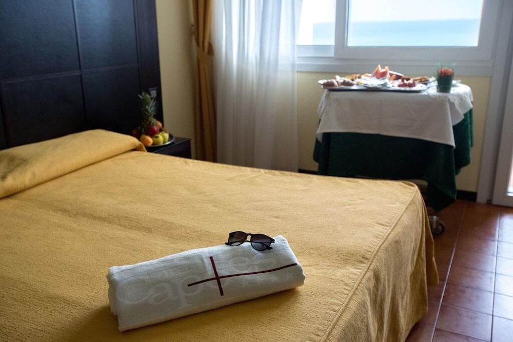 Hotel Capo Est - Provincia di Pesaro e Urbino