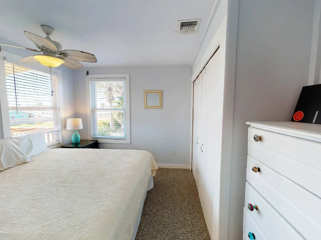 Pet Friendly, Fenced Yard, Outdoor Shower, Ample Parking, Golf Cart Access - Aransas Pass, TX