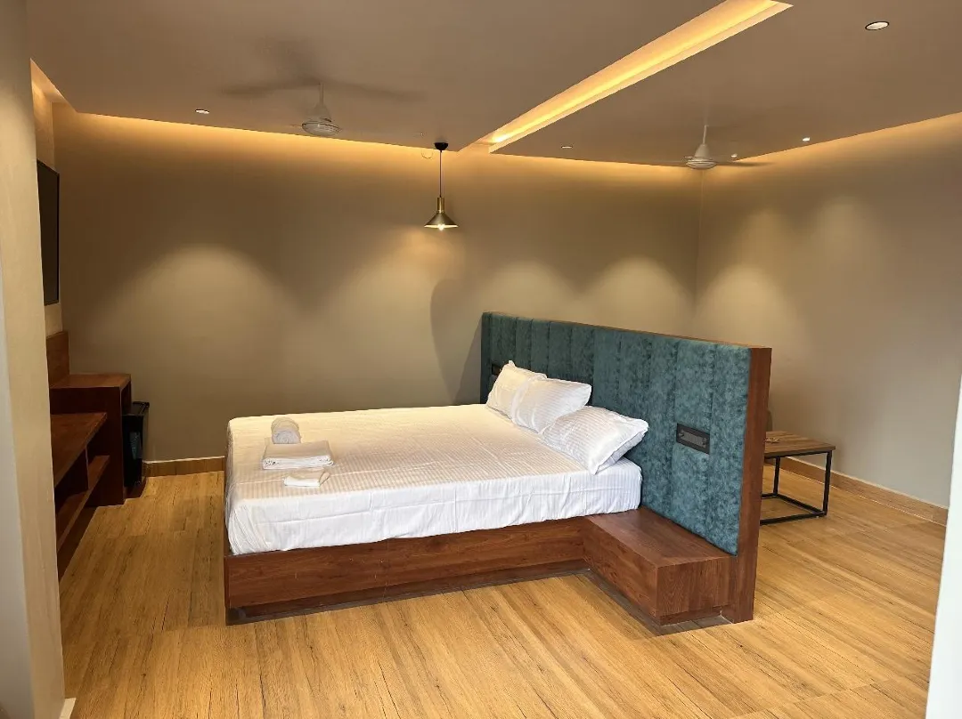 V Hotel - Brahmapur