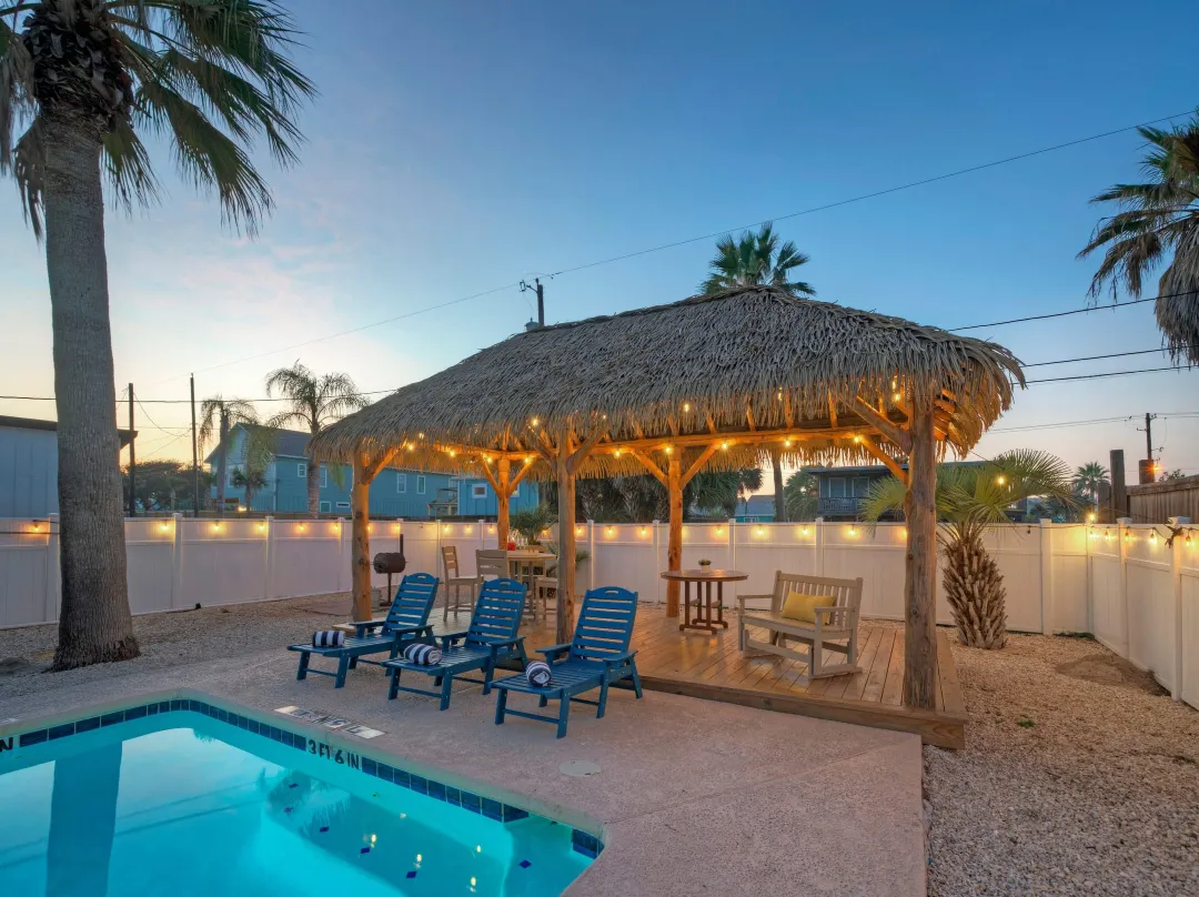 Sparkling Pool And Relaxing Cabana - Charming Coastal Haven - Port Aransas, TX