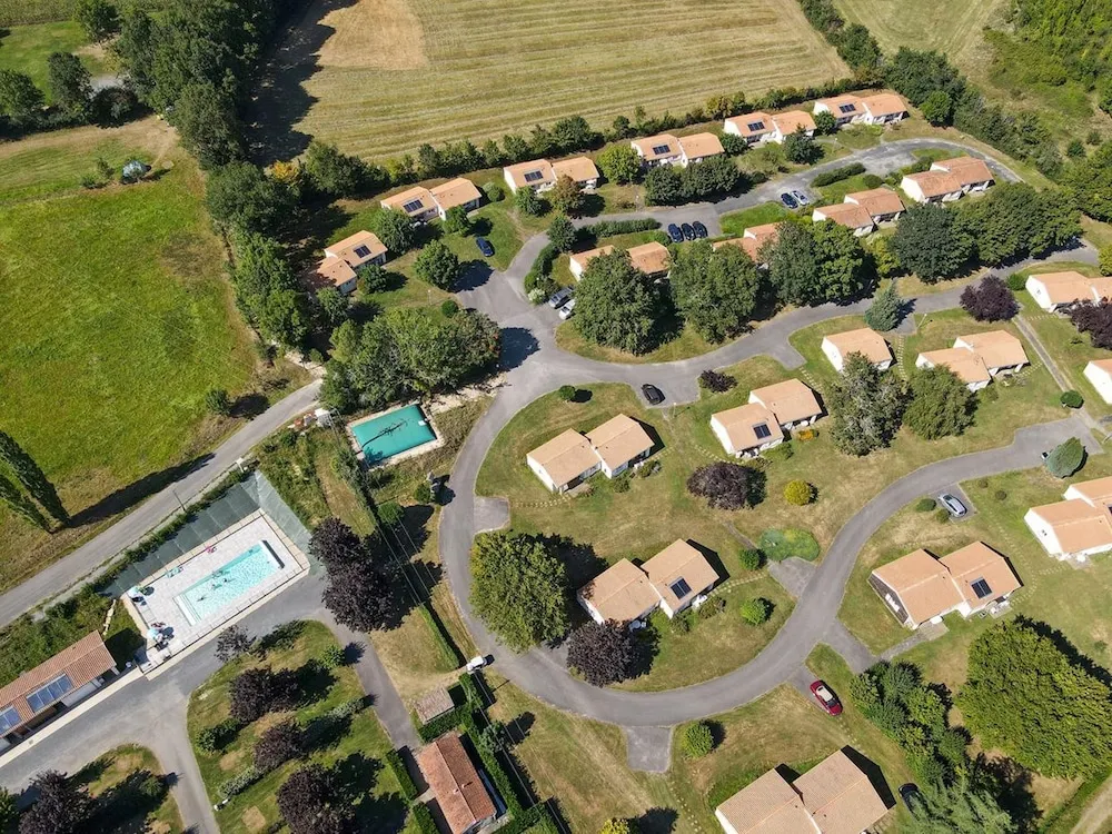 Olydea Le Lambon - Camping Et Résidence Aux Pieds Du Lac Du Lambon - Deux-Sèvres