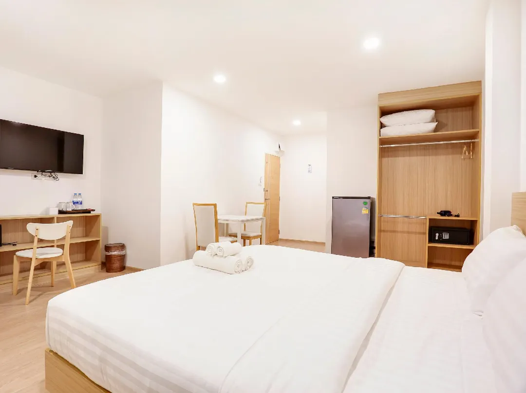 Takka Hotel - Phra Khanong