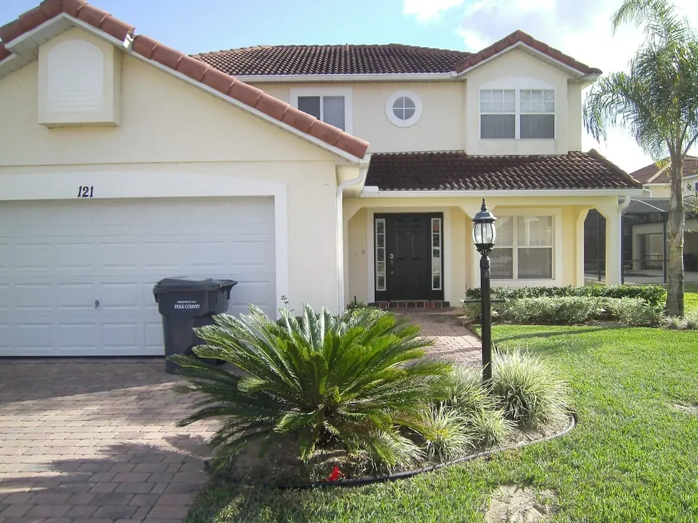 3 Bedroom Executive Home With Private Pool And Spa - Haines City, FL