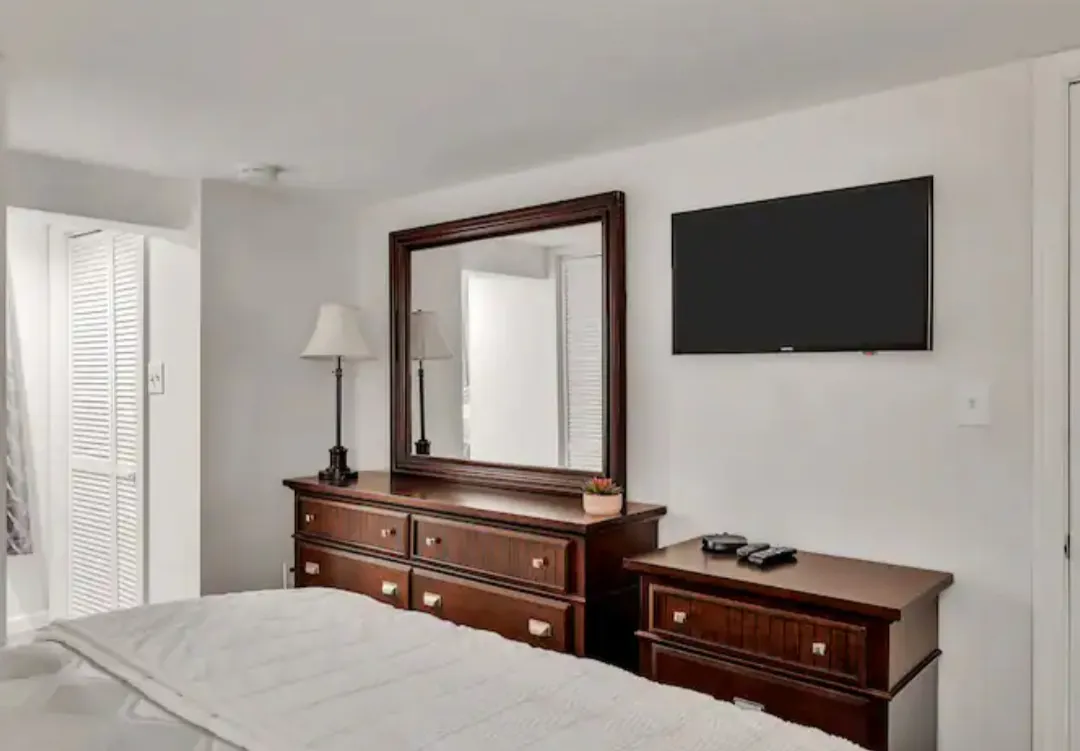 Cozy Retreat With Outdoor Bbq And Smart Tv - Charming Getaway - Saratoga Springs