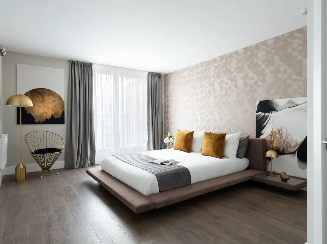 The Residen - Bloomsbury