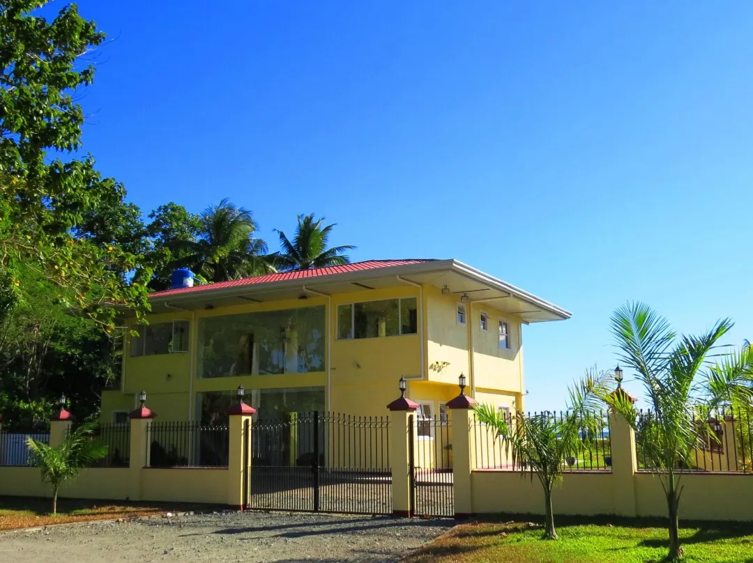 Caimito Beach Hotel - Maasin City