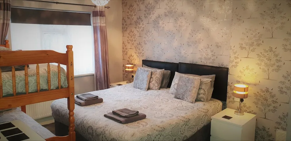 The Roslyn Guest House - Paignton