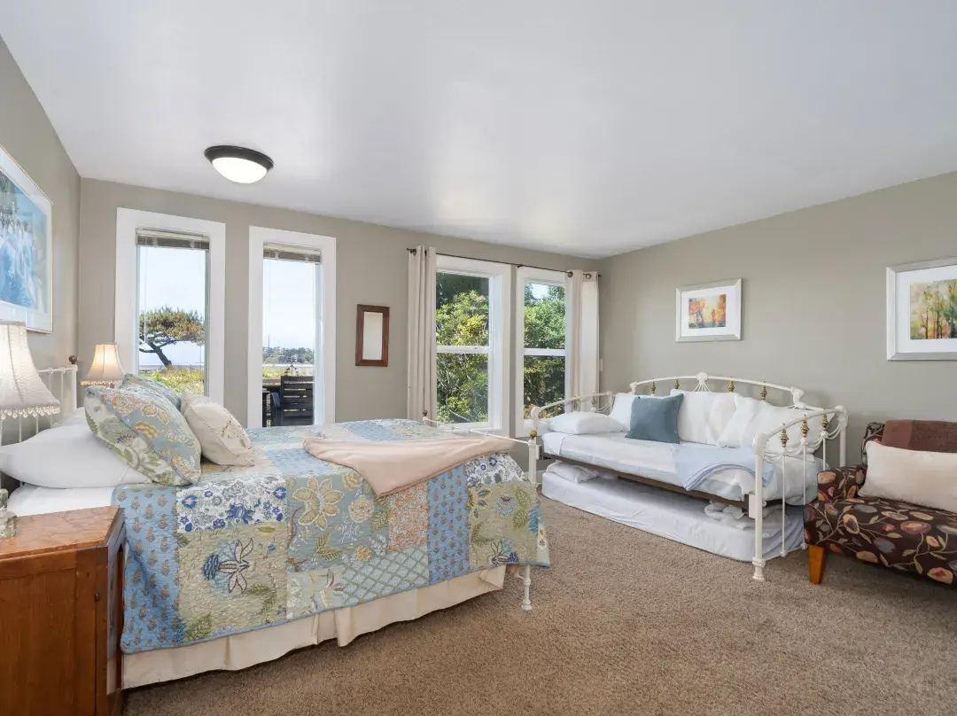 Spacious Layout And Breathtaking Views - Stunning Coastal Getaway - Lincoln City