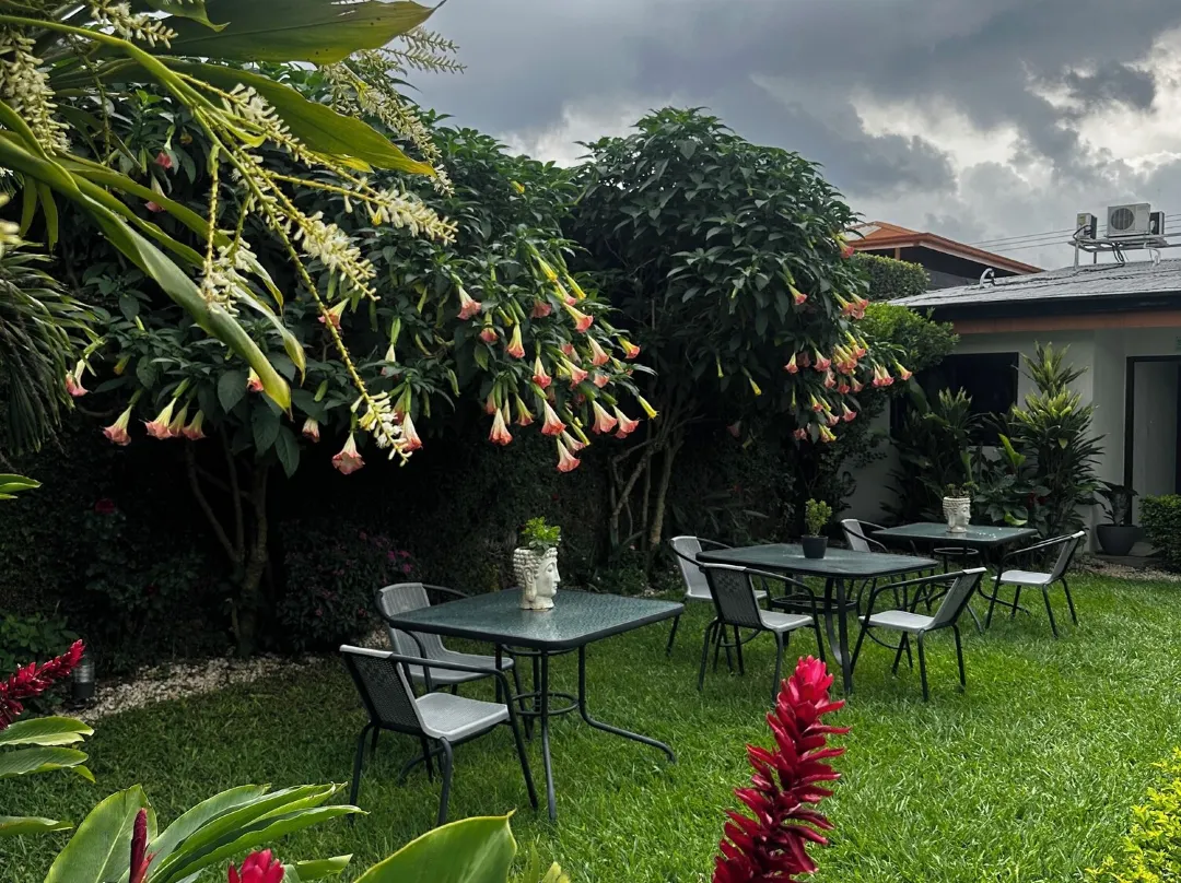 Berlor Airport Inn - Alajuela