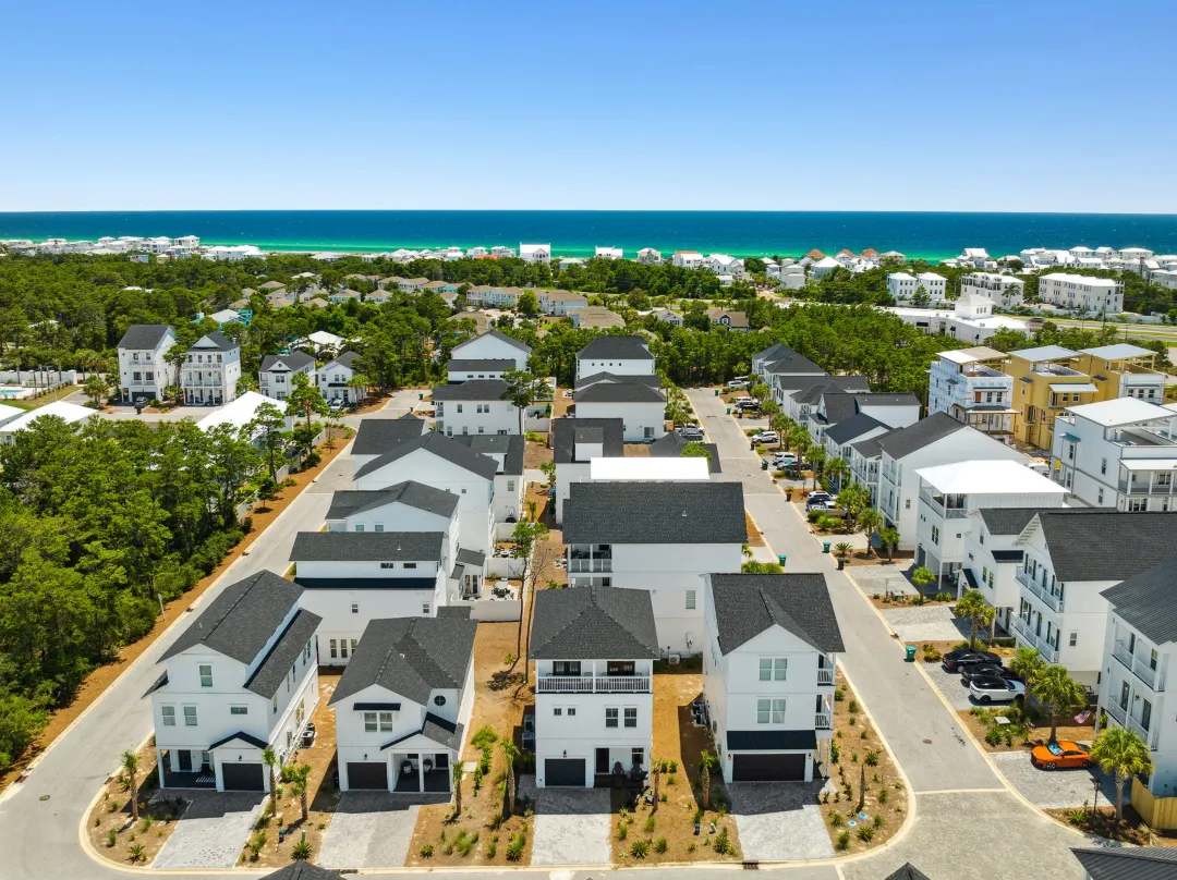 Coastal Vibes And Spacious Living - Elegant Retreat With Community Pool - Alys Beach