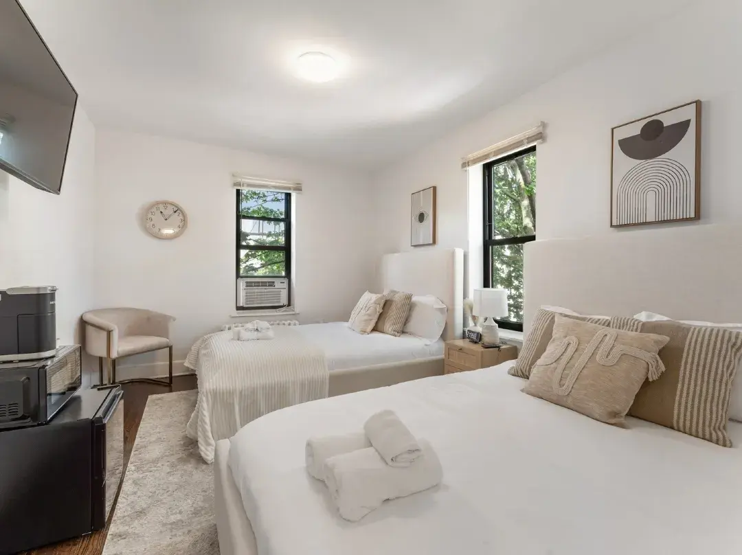 Charming Studio With Cozy Essentials - Inviting Urban Retreat - New York