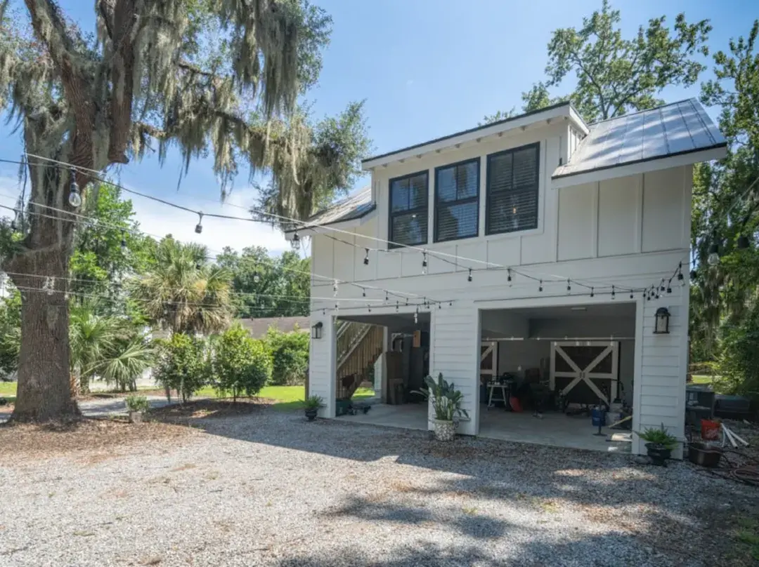 Luxurious Sanctuary With Scenic River Proximity - Charming Exquisite - Bluffton, SC