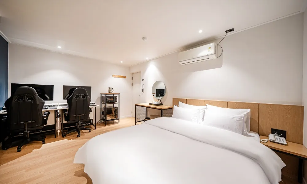 Hound Hotel Gumiin-dong Branch - 진미동