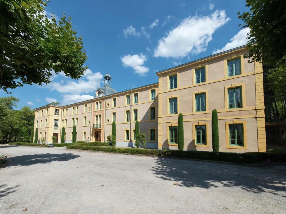 Romantic Château Stay Rhône - Montbrun-les-Bains