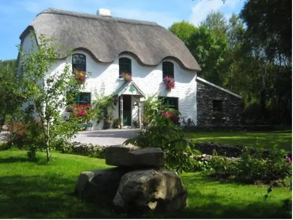 Lissyclearig Thatch Cottage - Kenmare