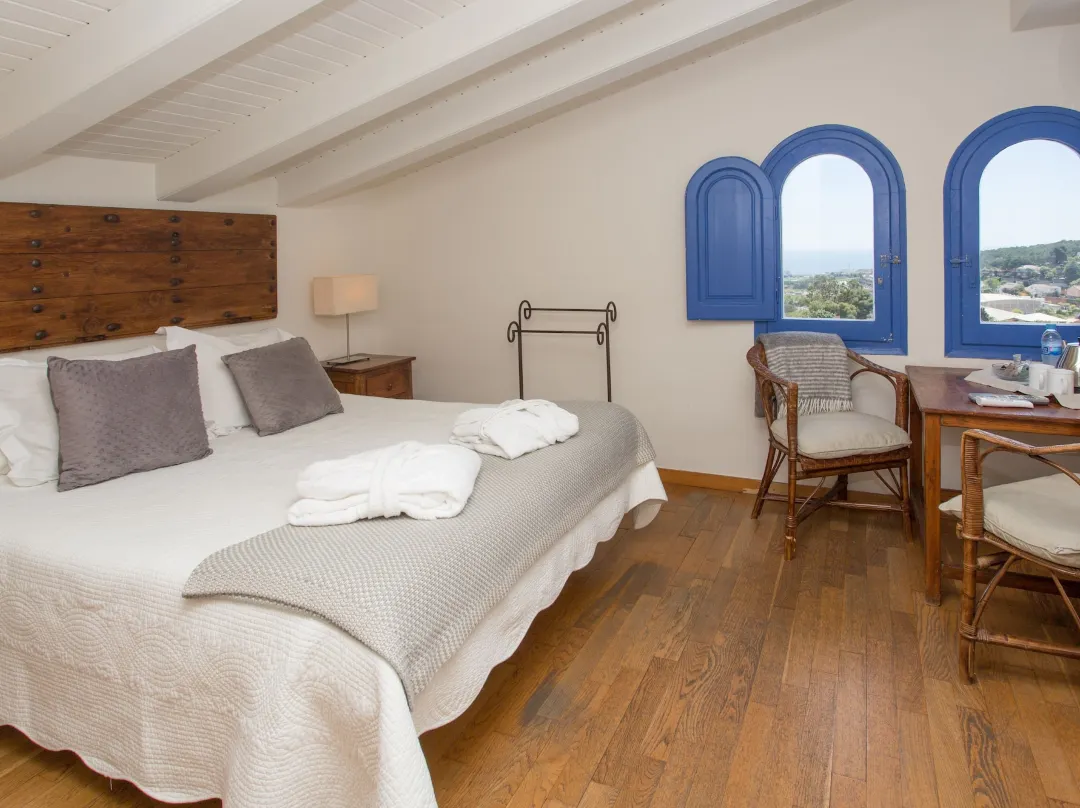 Hostal De La Plaça - Hotel Boutique - Cabrils