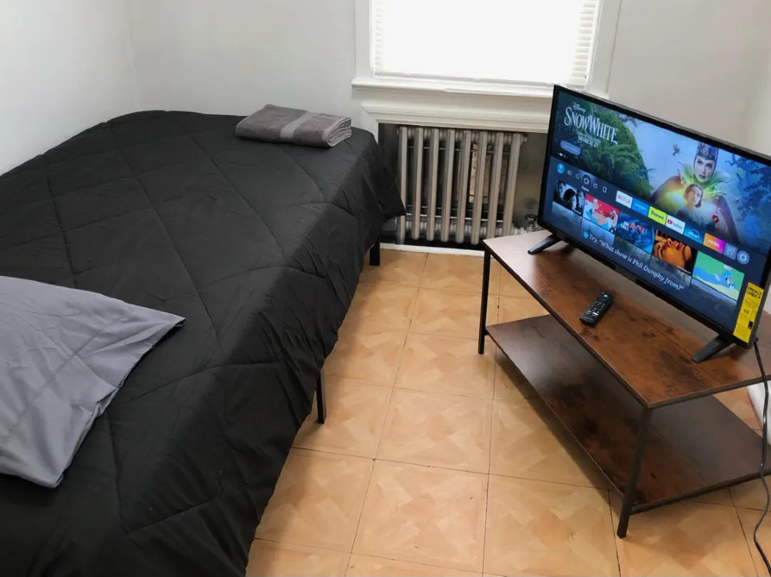 Private 3 Bedroom And 1 Bathroom House With Free Parking And Convenient To Nyc Bus And Train - New Jersey