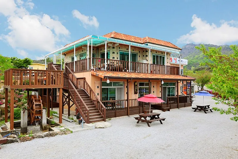 Yeongju Buseoksa Maple Pension - Andong-si