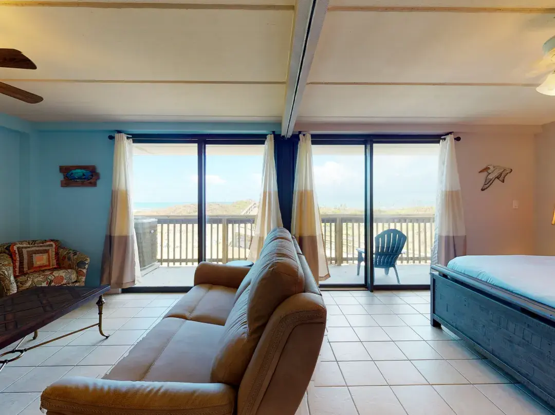 Gulf Views, Beach Boardwalk And Shared Pool, Hot Tub - Corpus Christi, TX