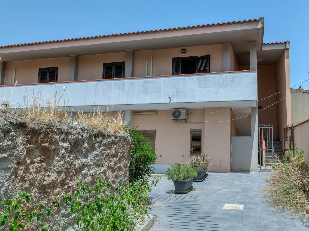 Izzhome Escape 2 - Sardinia