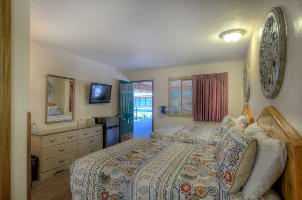 Cedar Wood Inn - Sturgis, SD