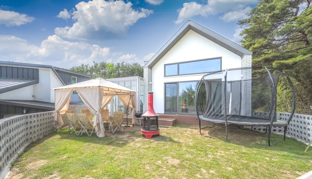 Gyeongju Memoar Gieokjangchi2 - Gyeongju-si