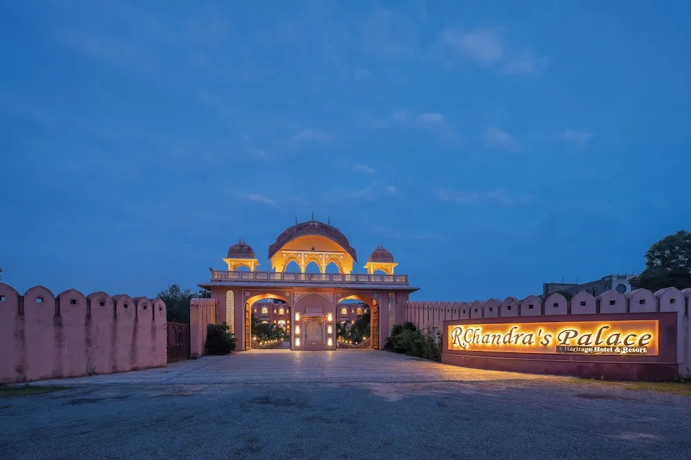 R Chandras Palace - Chomu