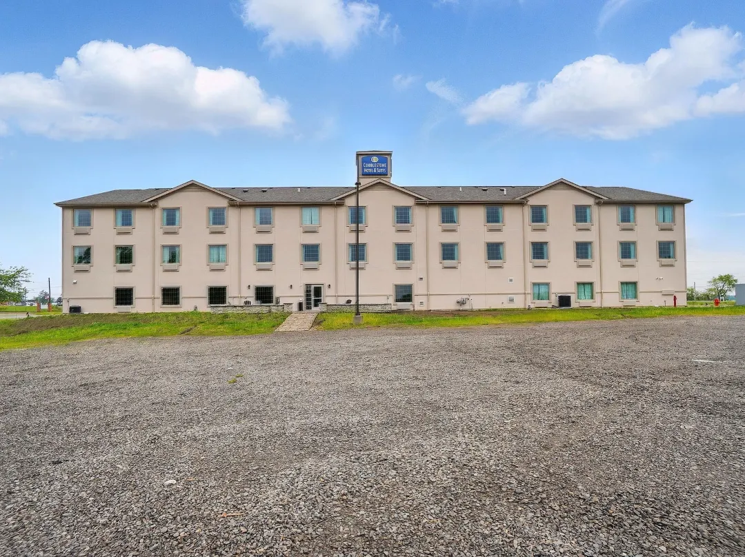 Cobblestone Hotel & Suites-russellspoint - Indian Lake, OH