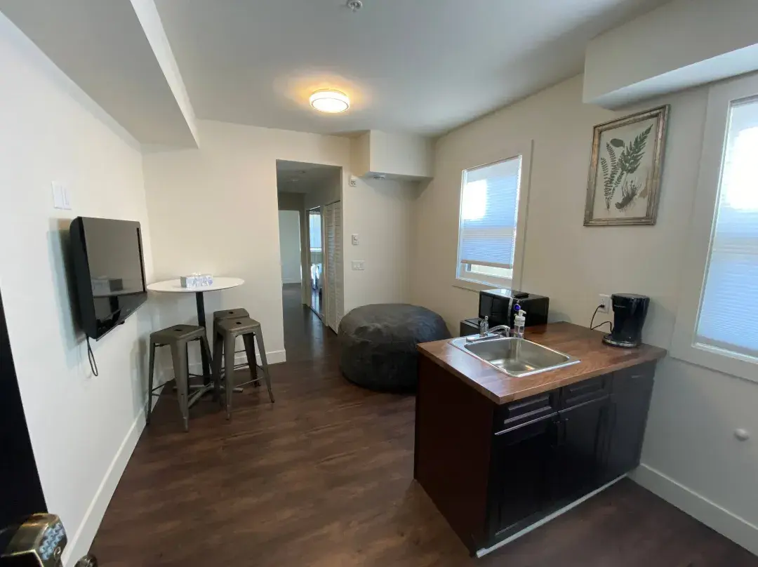 Tout Nouveau 1 Chambre 1 Salle De Bain à Proximité De Tout Accessible à Pied - Edmonton