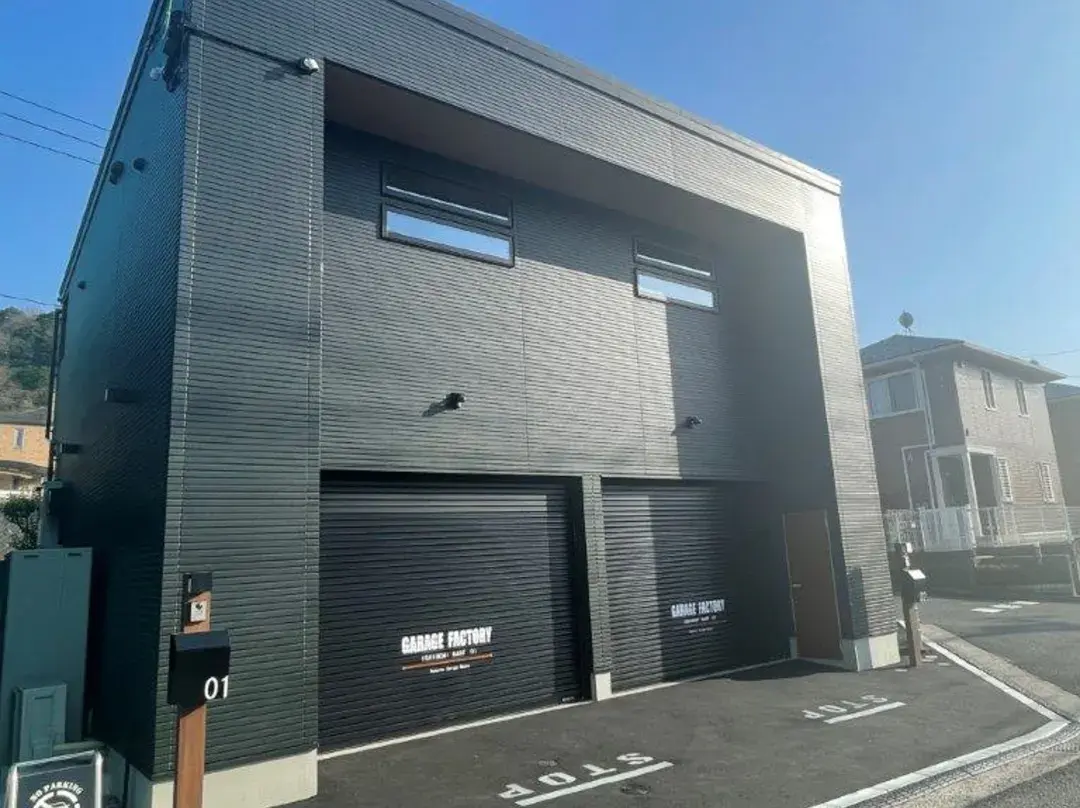 Garage House Hotel Ishiuchi Base - Iwakuni