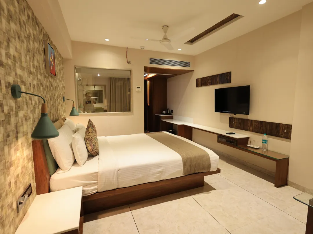 Hotel Rs Exclusive Stay & Fine Dine - Near To Akola Junction - Akola