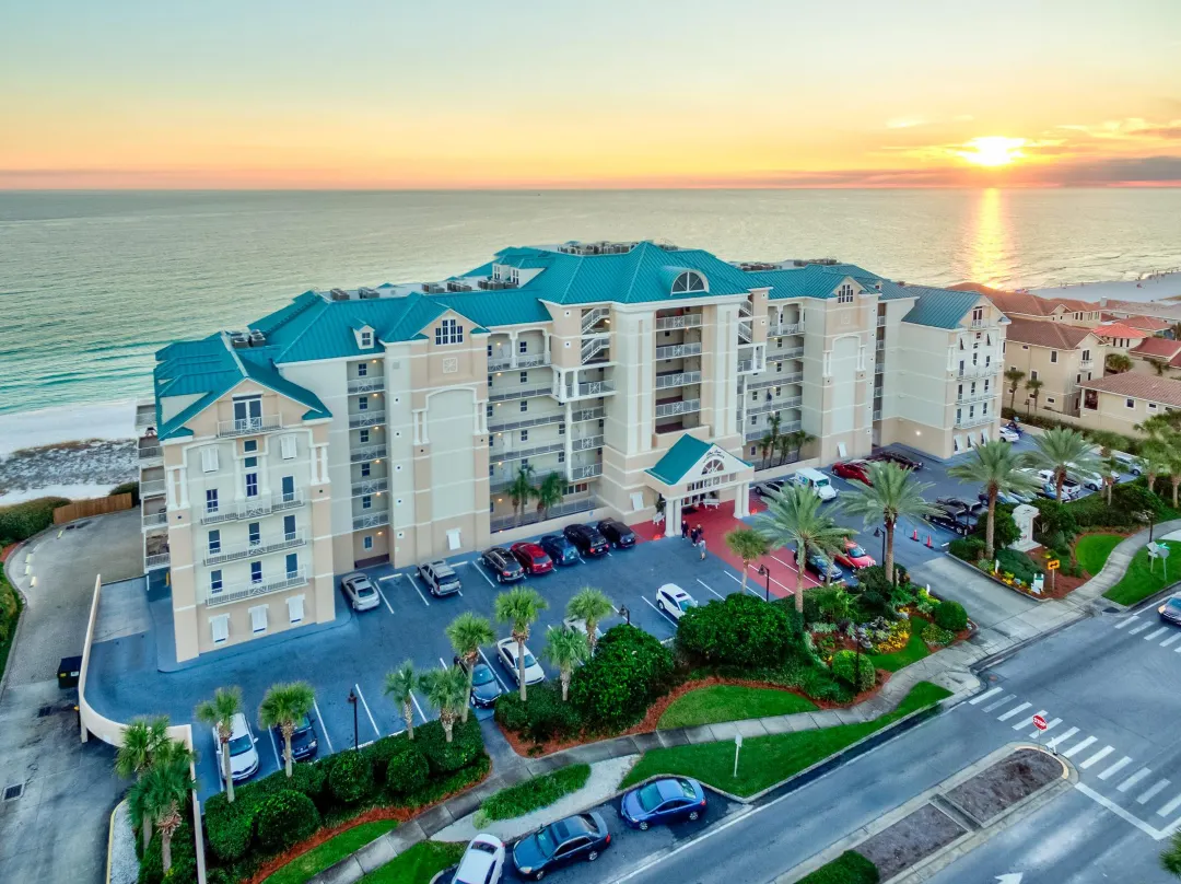 Private Beach Access And Pool Serenity - Luxurious Gulf-front Haven - Destin, FL
