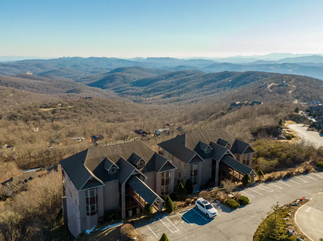 Cozy Living Space And Scenic Views - Majestic Mountain Getaway - Sugar Mountain, NC