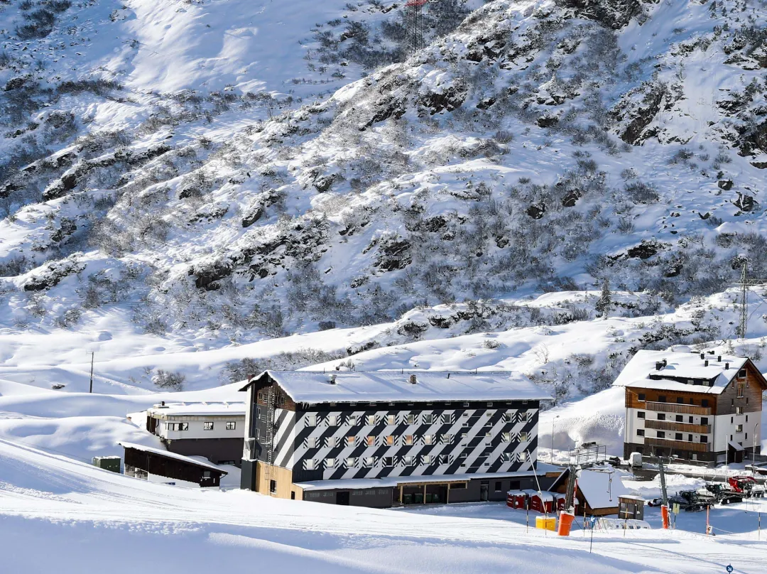 Hit The Sky - Sankt Anton am Arlberg
