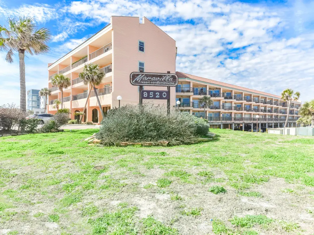 Three Pools And Stunning Ocean Views - Charming Coastal Escape - Galveston, TX