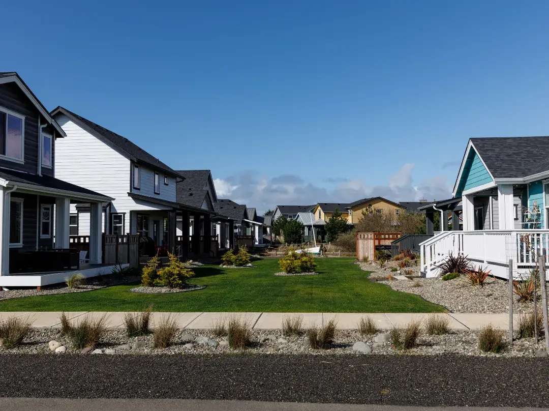 Secluded Retreat - Waterfront, Hot Tub, Fireplace, Games - Ocean Shores, WA