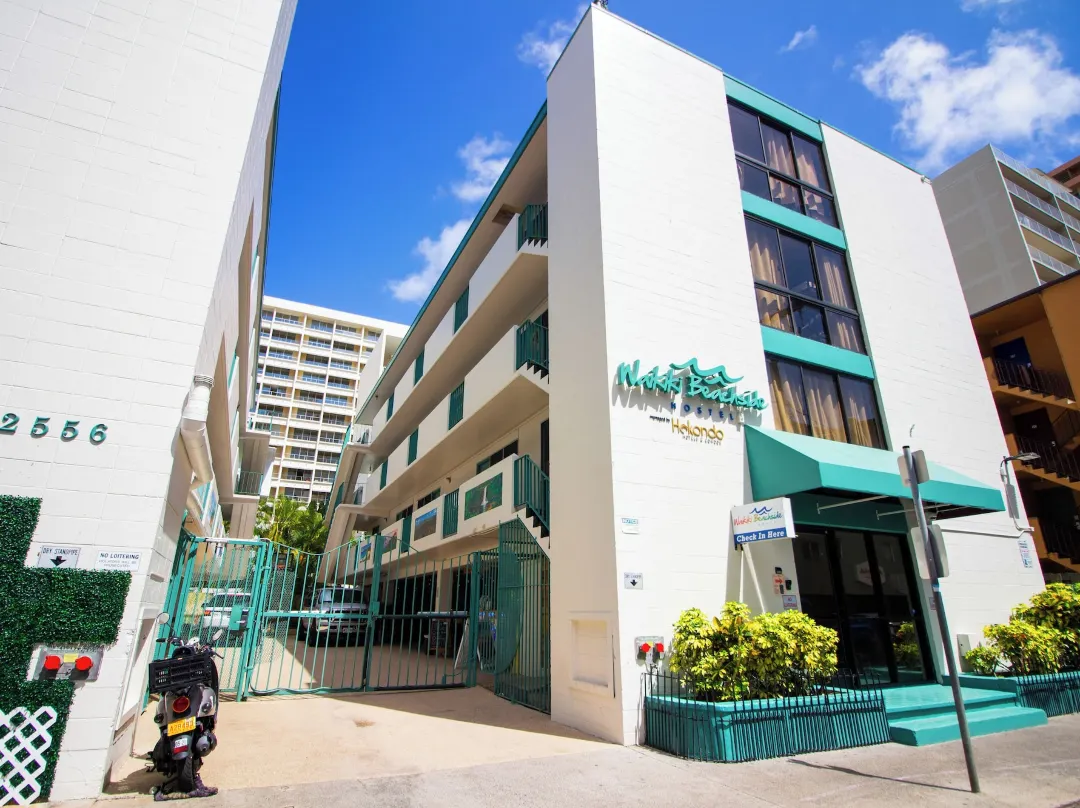 Waikiki Beachside Hostel - Honolulu, HI