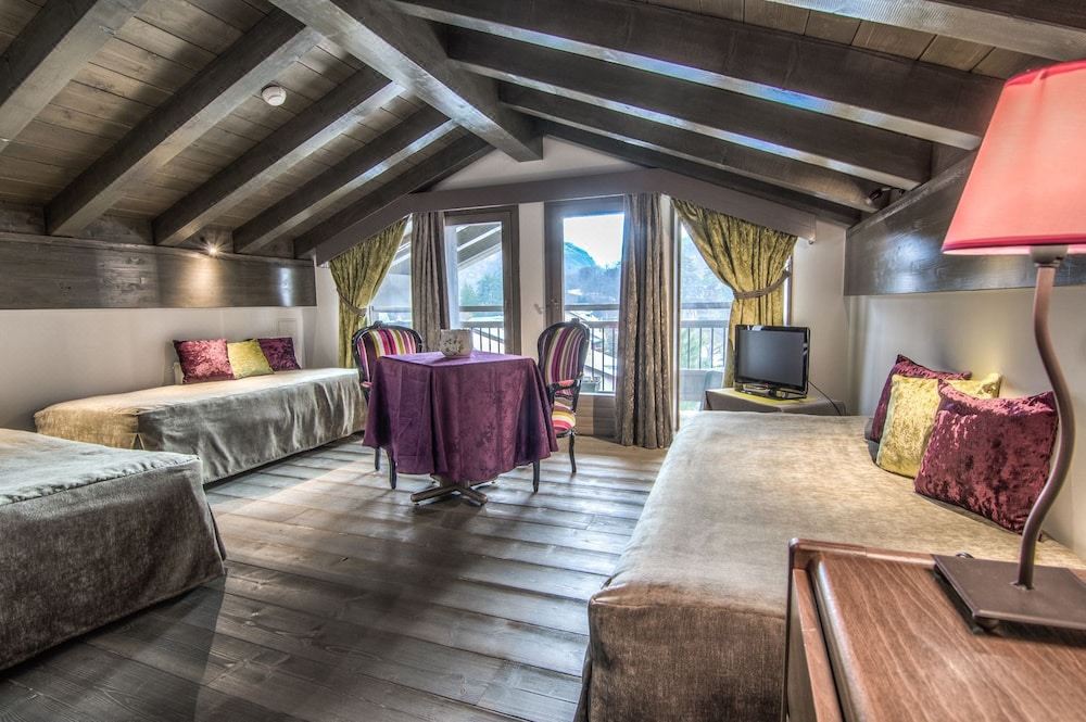 Hôtel Altis - Restaurant Le Val Vert - La Léchère