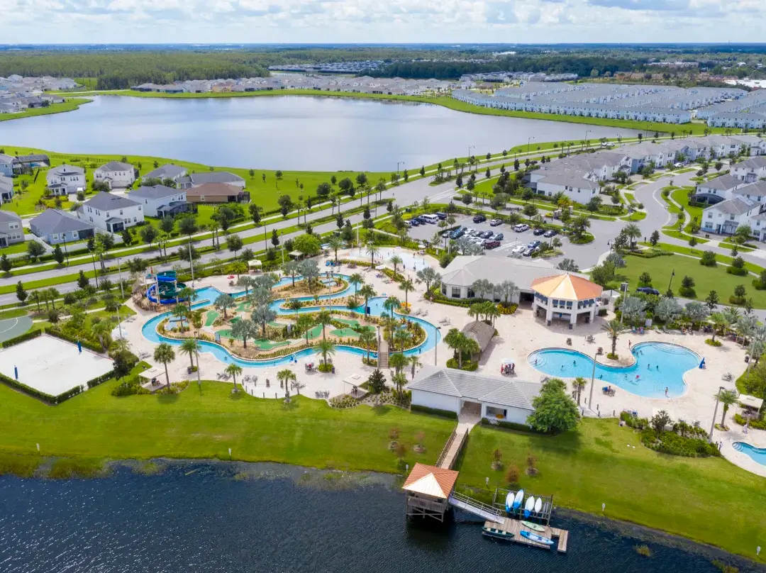 Lazy River And Resort Amenities With Modern Comforts - Charming Oasis - Orlando, FL
