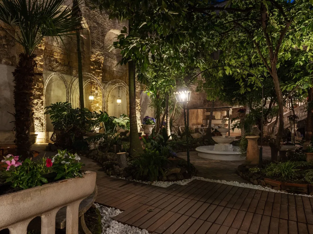Artemisia Domus - Giardino - Napoli
