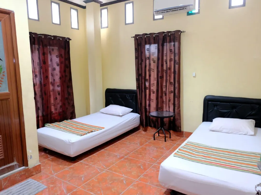 Hotel Puri Lembang Near Universitas Sulawesi Barat Majene - West Sulawesi