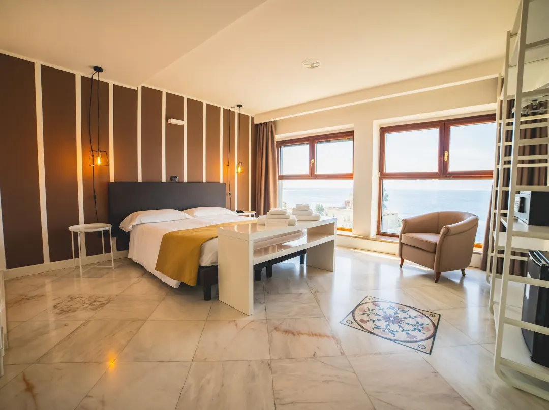 Hotel Continental - Реджо-Калабрия