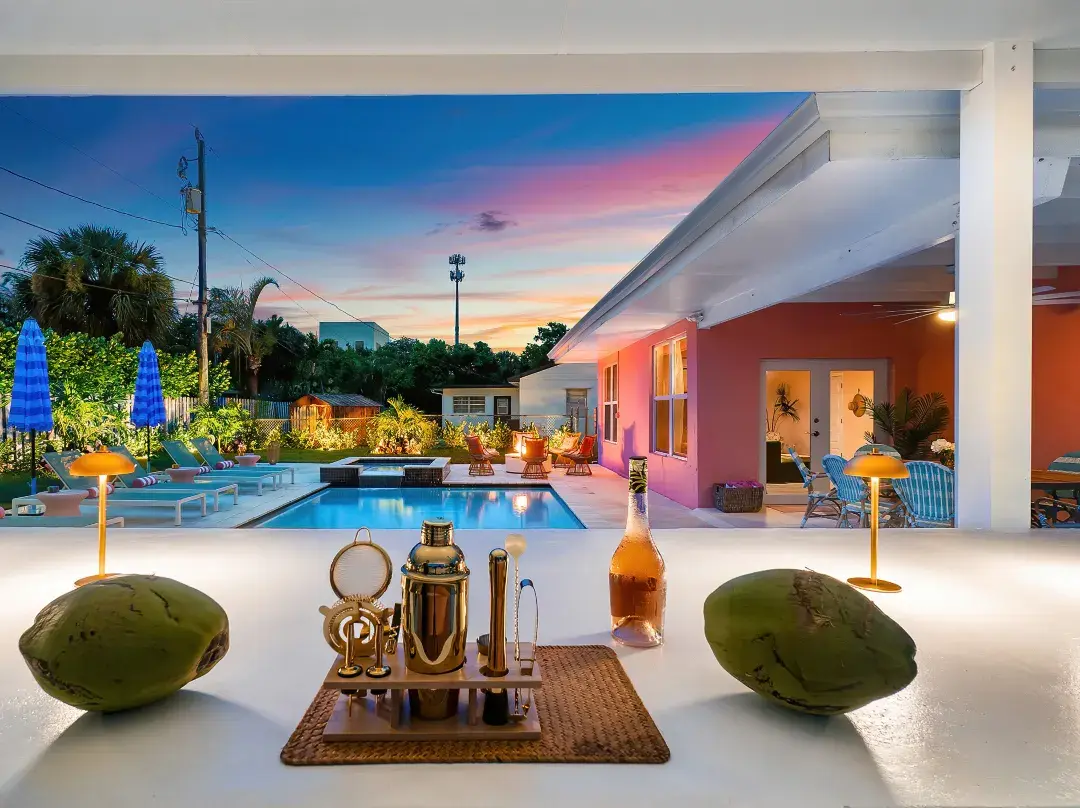 Luxury Heated Pool And Hot Tub Oasis - Charming Tropical Retreat - Delray Beach, FL