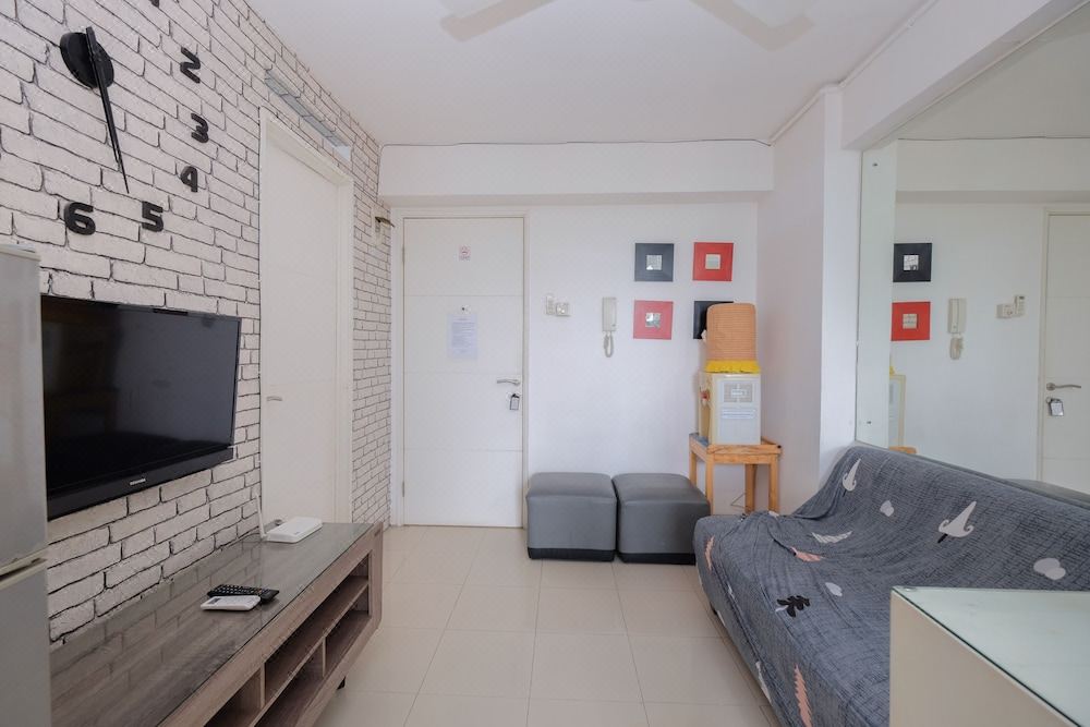 Comfort And Warm 2br At Bassura City Apartment - ジャカルタ