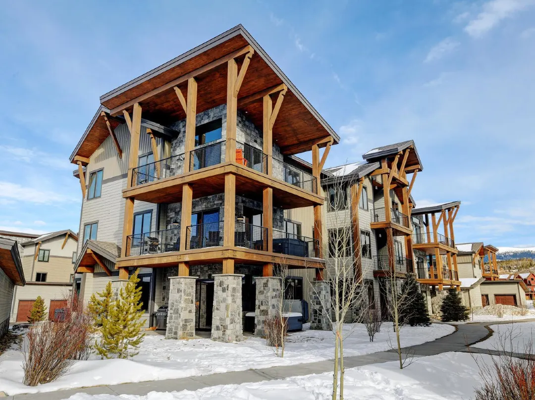 Luxury Amenities And Cozy Fireplace - Exquisite Mountain Getaway - Fraser, CO
