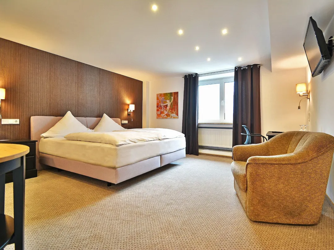 Hotel Zur Goldenen Sonne - Usingen